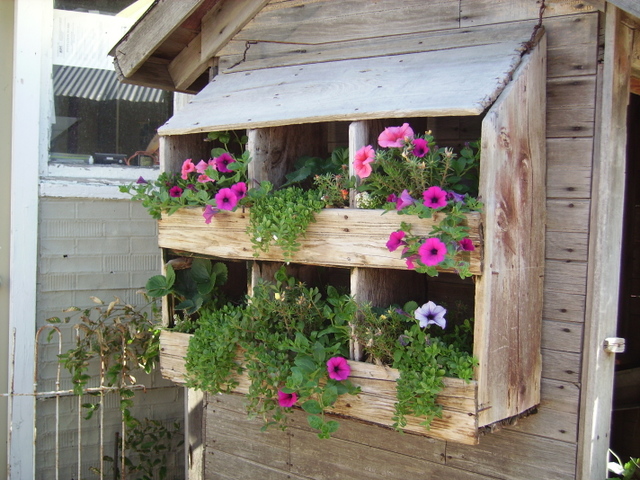 10 DIY Garden Ideas