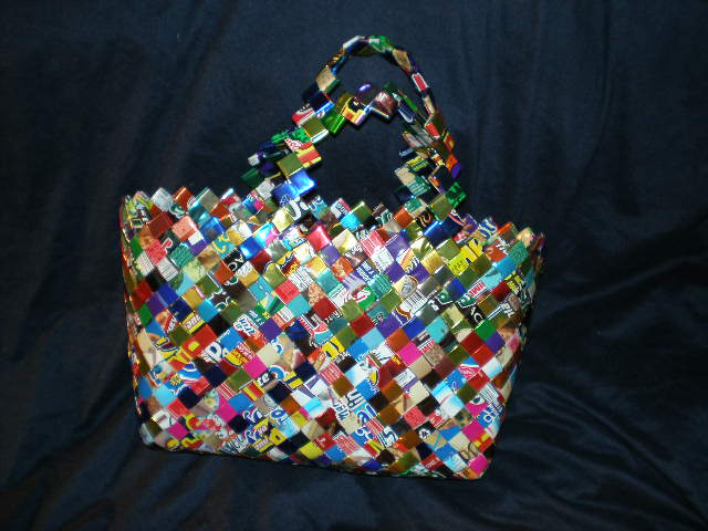 15 Cool DIY Ideas to Reuse Old Magazines