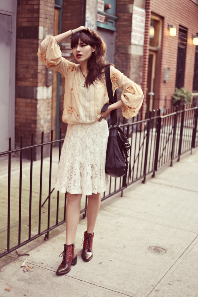 22 Popular Outfit Ideas for This Season