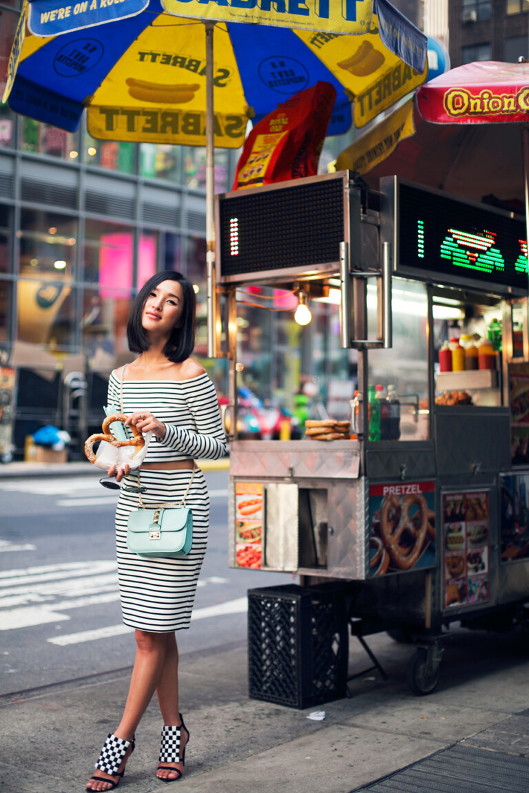 22 Popular Outfit Ideas for This Season