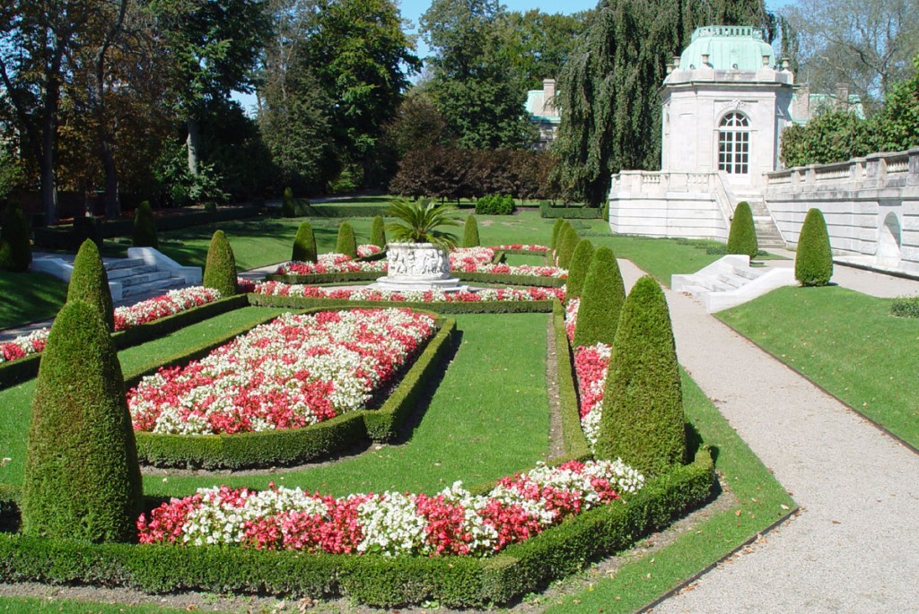 23 Amazing Flower Garden Ideas