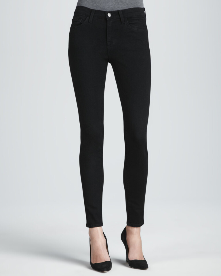 16 Stylish Jeans for This Season