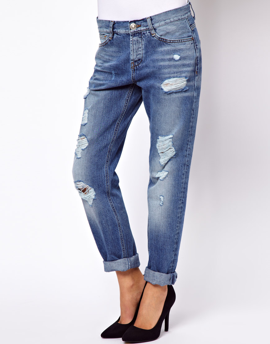 Boyfriend Jeans for Stylish Cozy Look