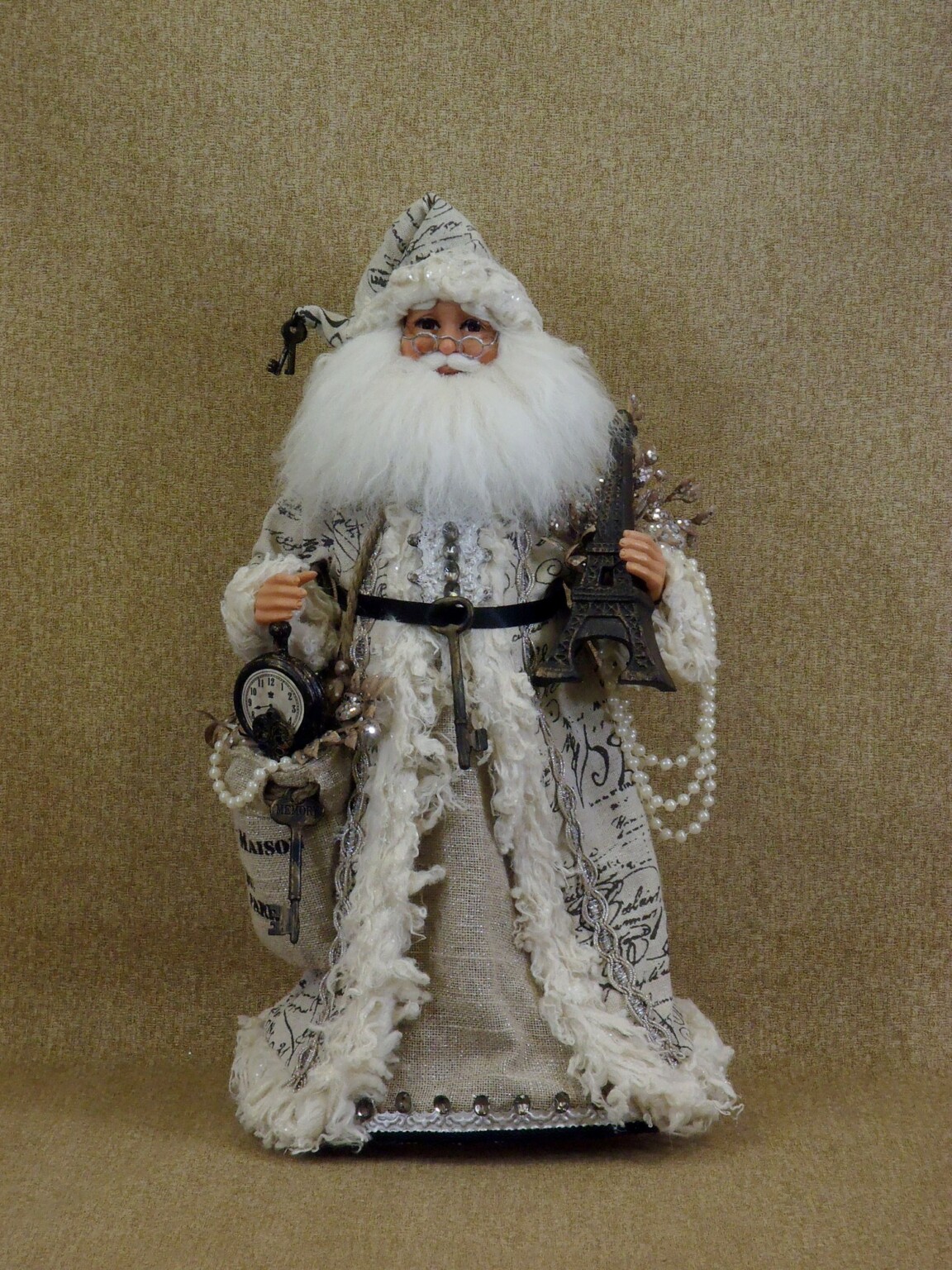 22 Awesome Christmas Figurine Decorations