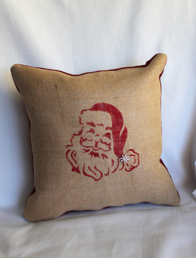 26 Awesome Handmade Christmas Pillows and Covers