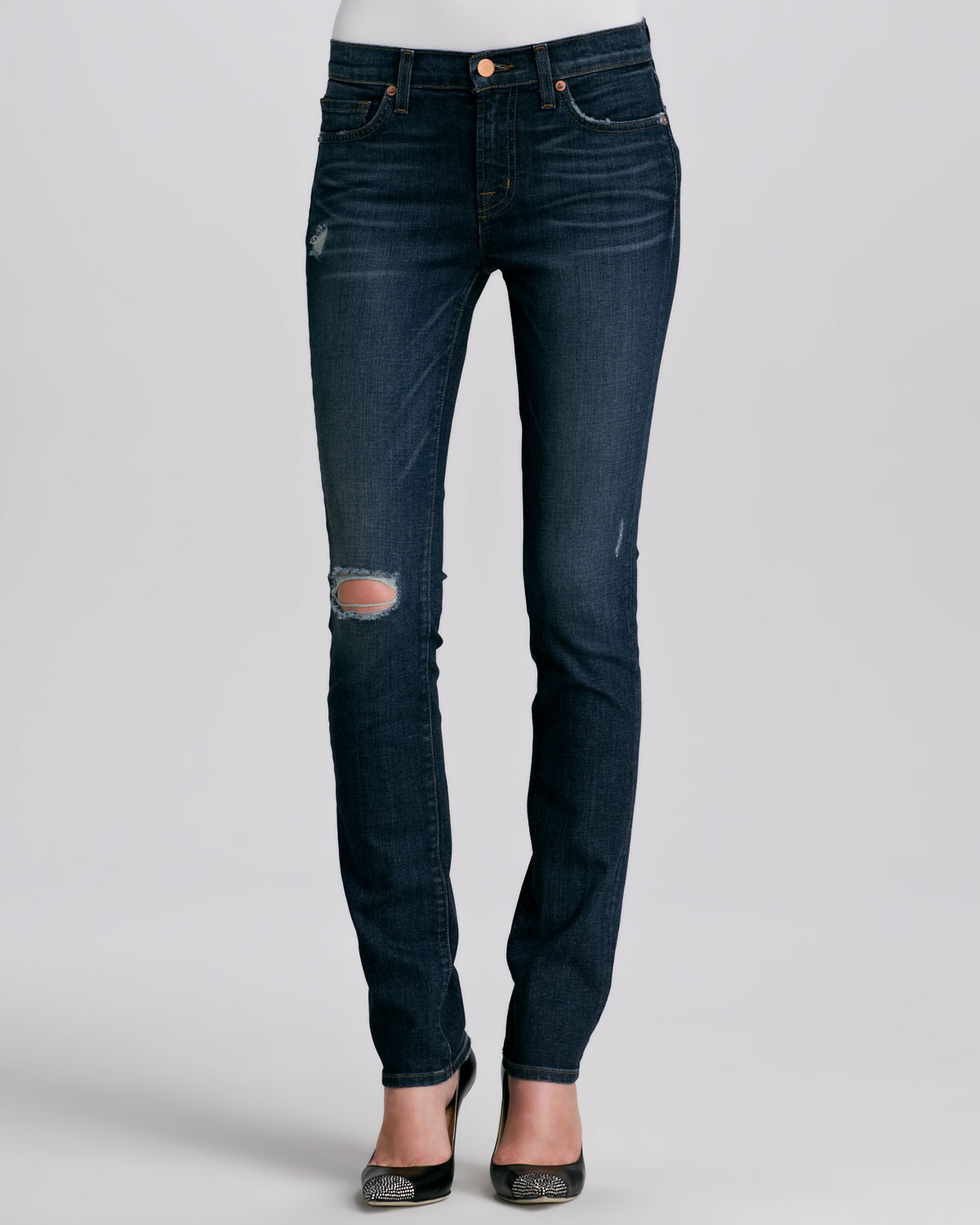 16 Stylish Jeans for This Season