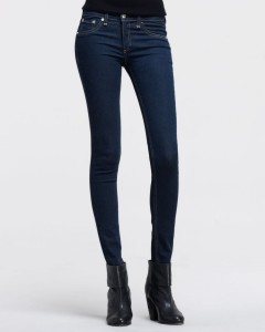 16 Stylish Jeans for This Season