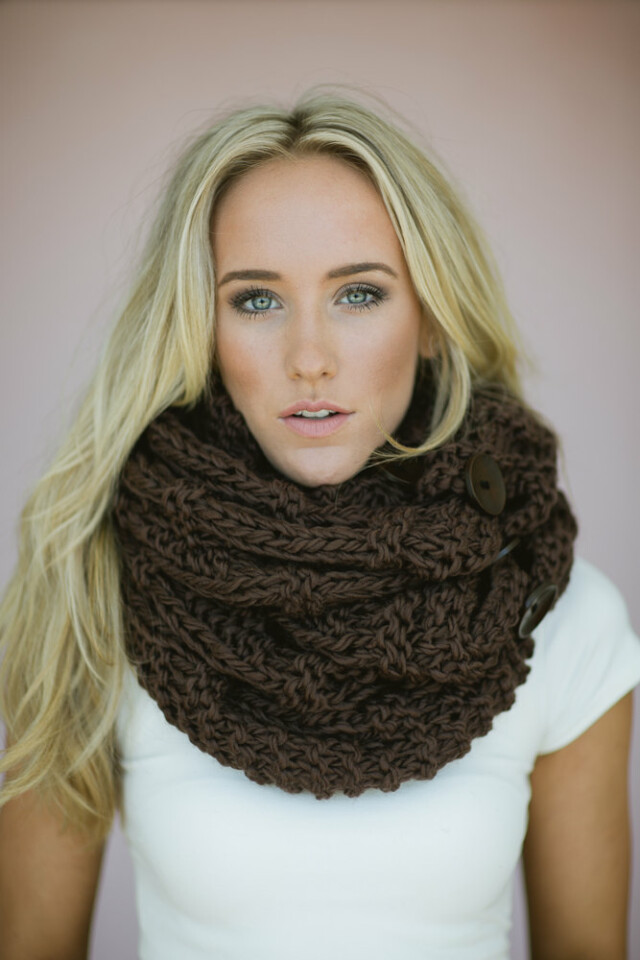 15 Warm and Cozy Winter Scarfs