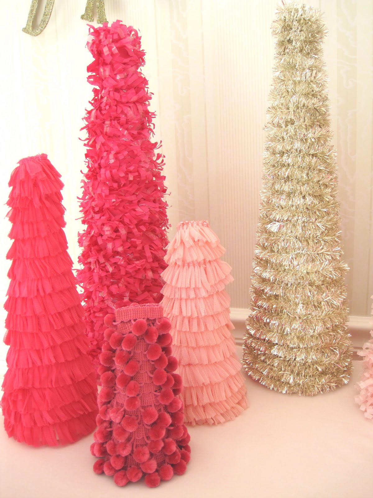 16 Creative and Unique DIY Christmas Trees