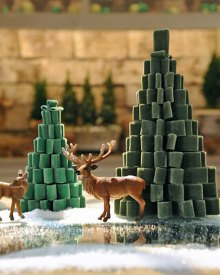 16 Creative and Unique DIY Christmas Trees