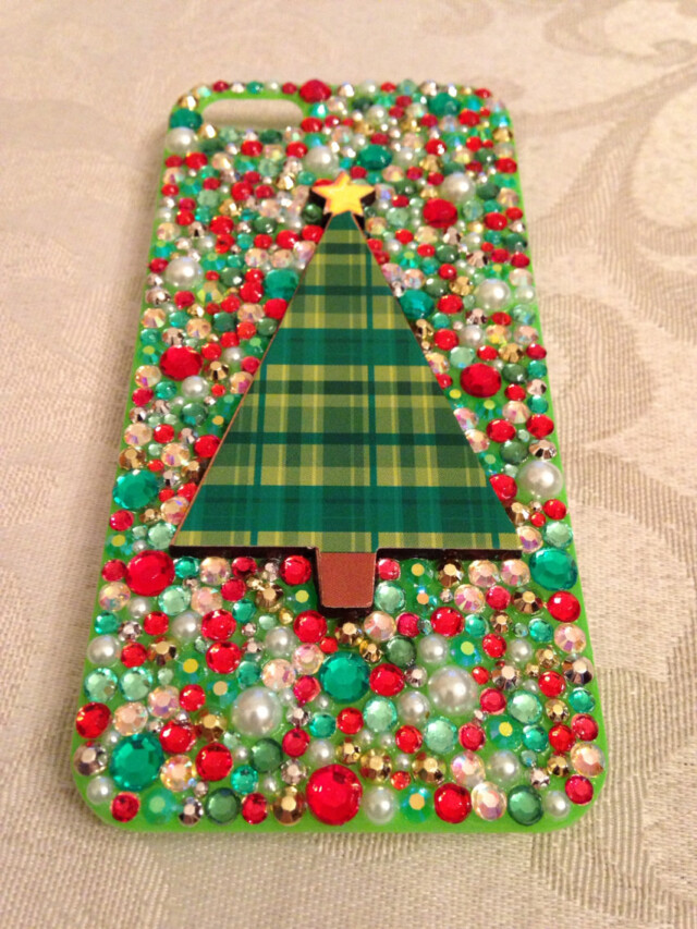 22 Stylish Christmas iPhone Cases for the Festive Season