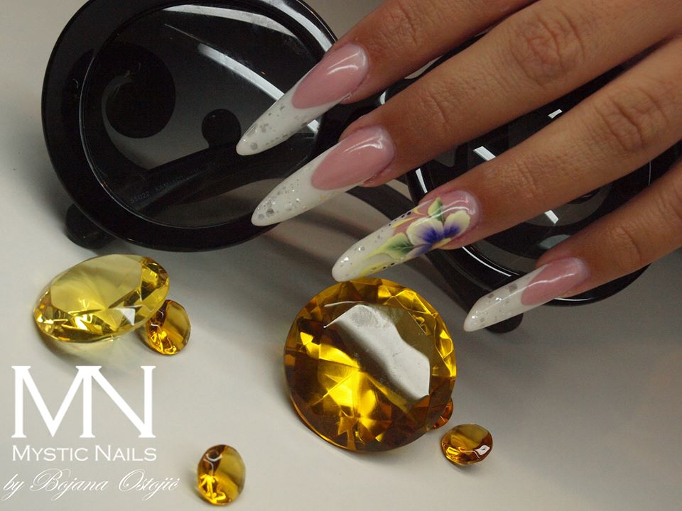 22 Unique and Extravagant Nail Designs