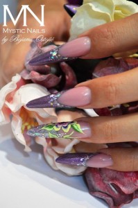 22 Unique and Extravagant Nail Designs