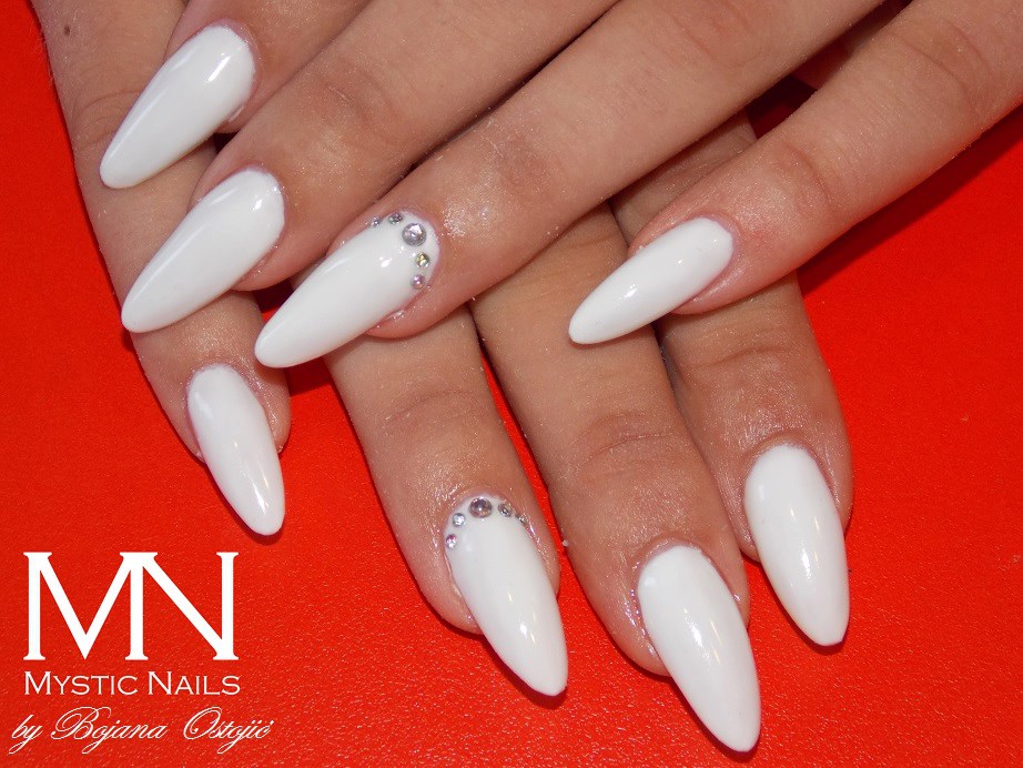 22 Unique and Extravagant Nail Designs