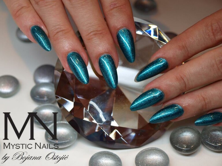 22 Unique and Extravagant Nail Designs