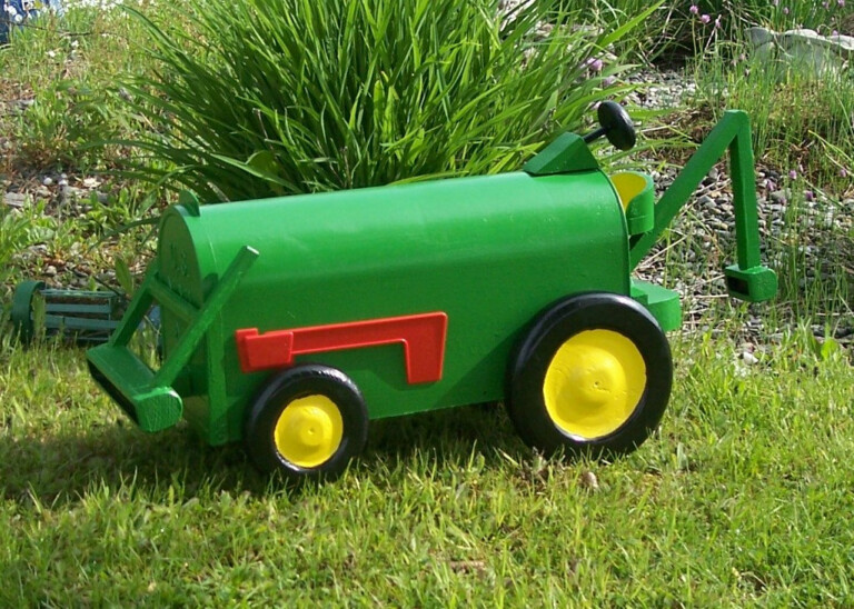 24 Creative & Funny Handmade Mailbox Designs