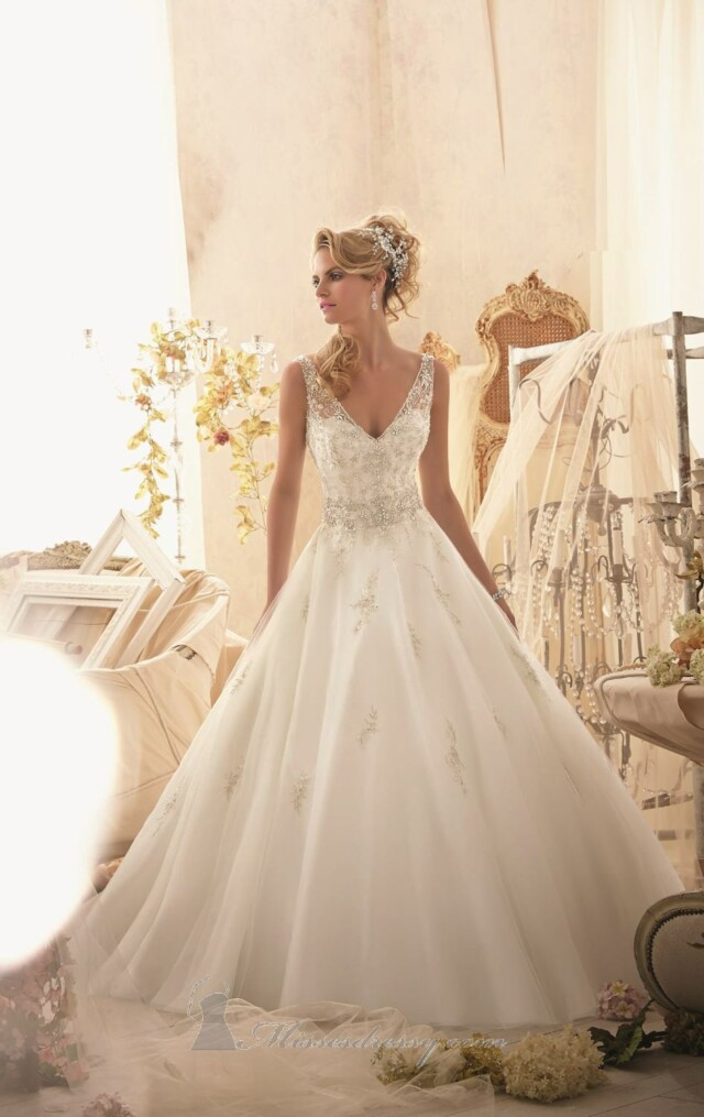 20 Beautiful Ball Gown Wedding Dresses for Glamorous Brides