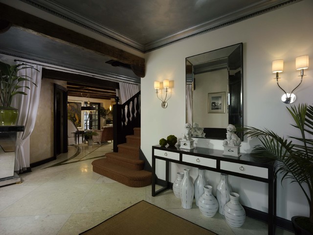 20 Gorgeous Entry Table Design Ideas