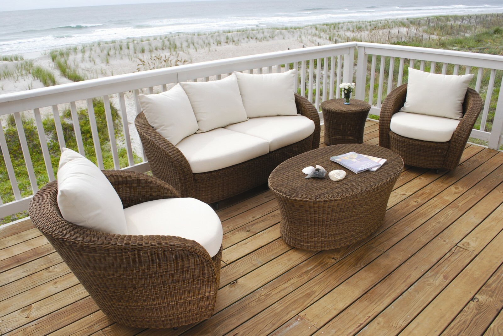 16 Relaxing Patio Conversation Set Designs for Spring