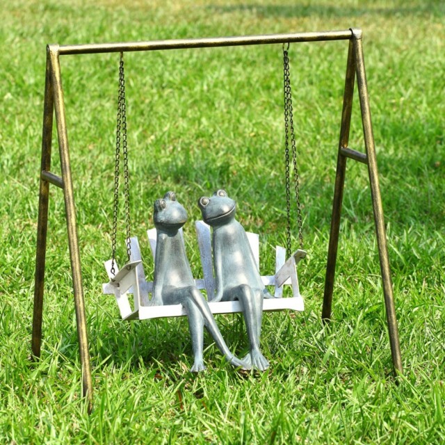 19 Entertaining Animal Statue Outdoor Spring Decorations