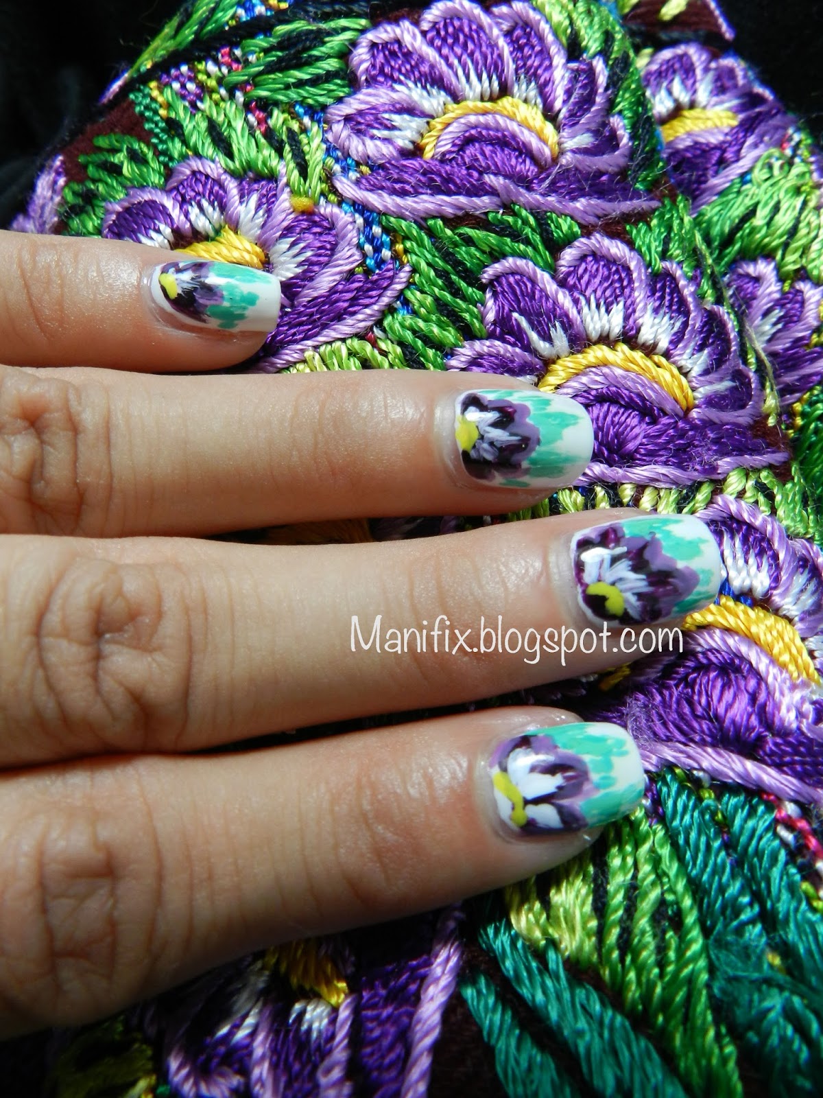 19 Unique Colorful Nail Art Ideas