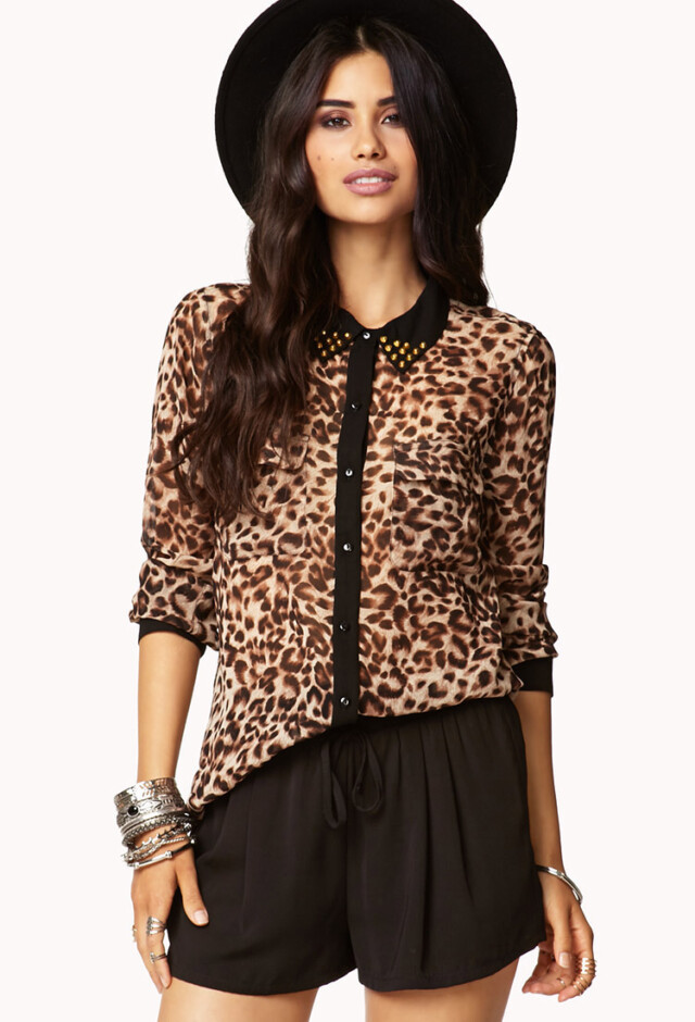 Top 20 Stunning Women's Outfits with Leopard Print