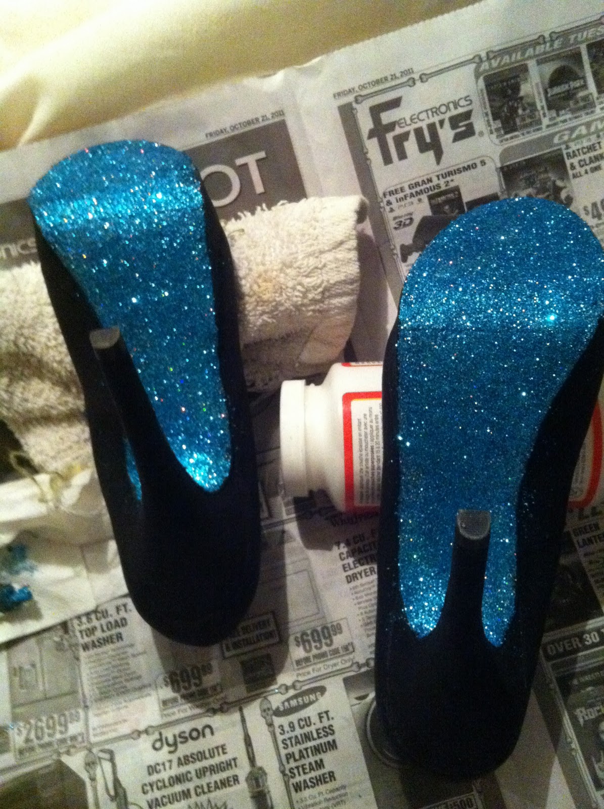 15 Adorable DIY Tutorials How To Make a New Shoes From Your Old Ones