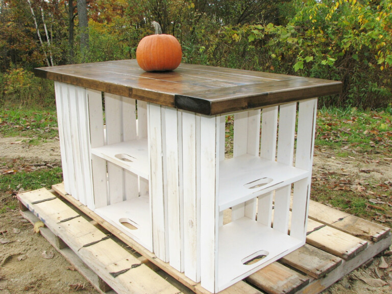 16 Handy DIY Projects From Old Wooden Crates