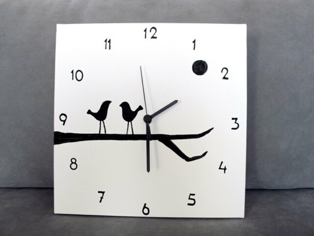 18 Creative and Handmade Wall Clock Designs