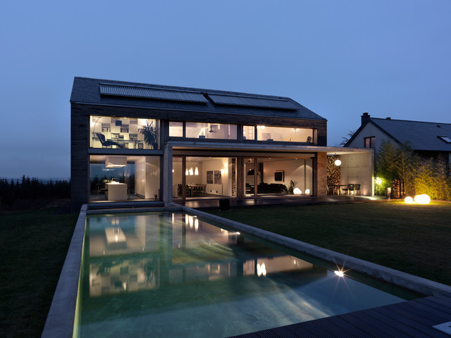 18 Modern Glass House Exterior Designs