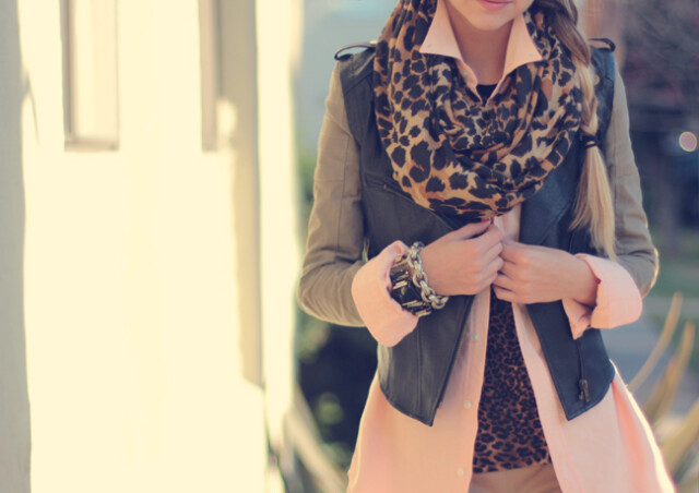 Top 20 Stunning Women's Outfits with Leopard Print