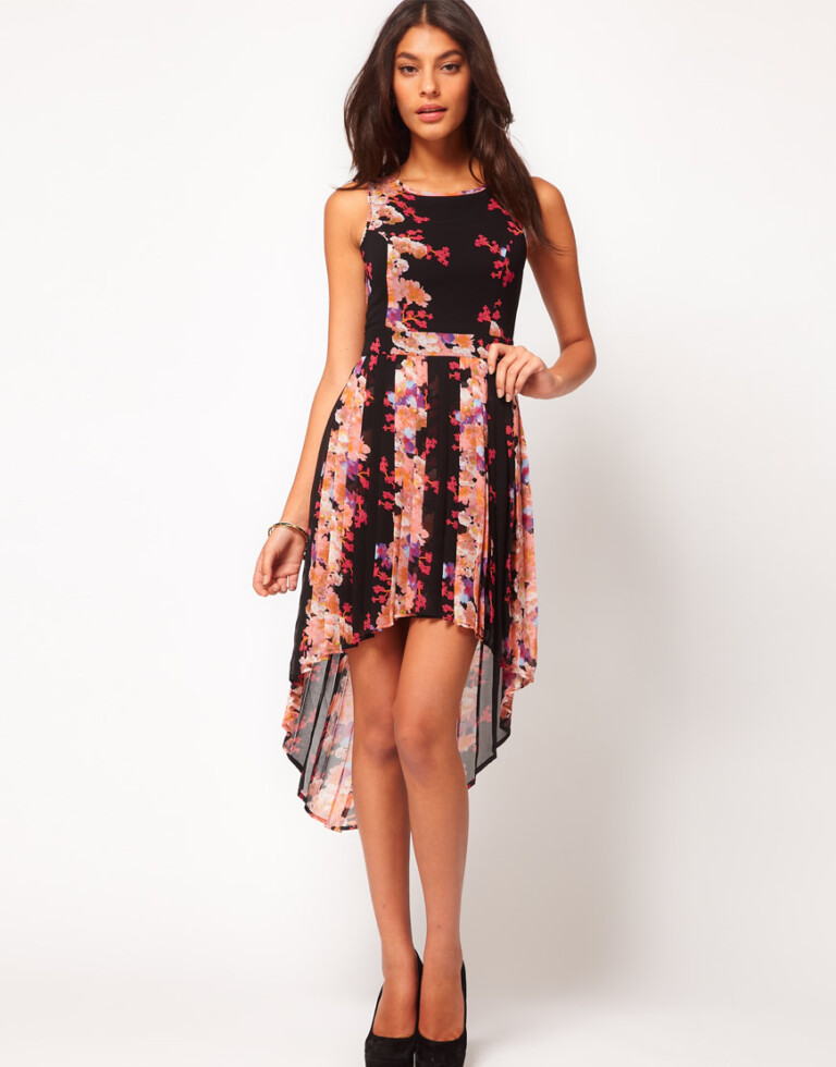 19 Trendy Floral Dresses for Hot Spring and Summer Days
