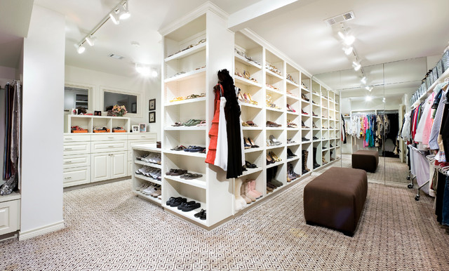 17 Sophisticate and Elegant Woman’s Closet Design Ideas