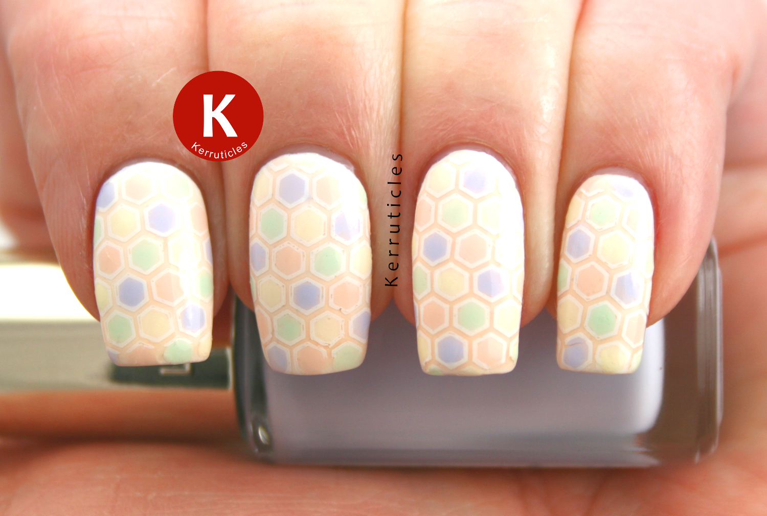 17 Lovely Nail Art Ideas in Bright Colors and Creative Designs