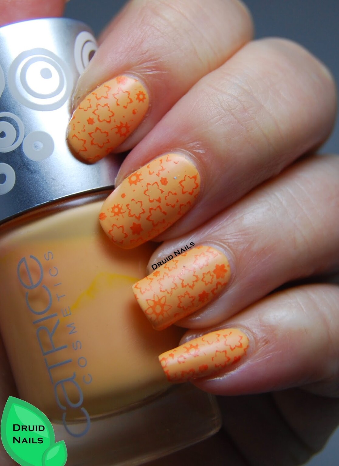 17 Lovely Nail Art Ideas in Bright Colors and Creative Designs