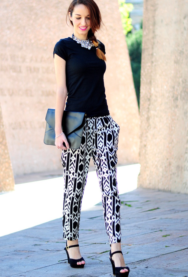 18 Stylish Outfits with Statement Necklaces for Spring and Summer Days