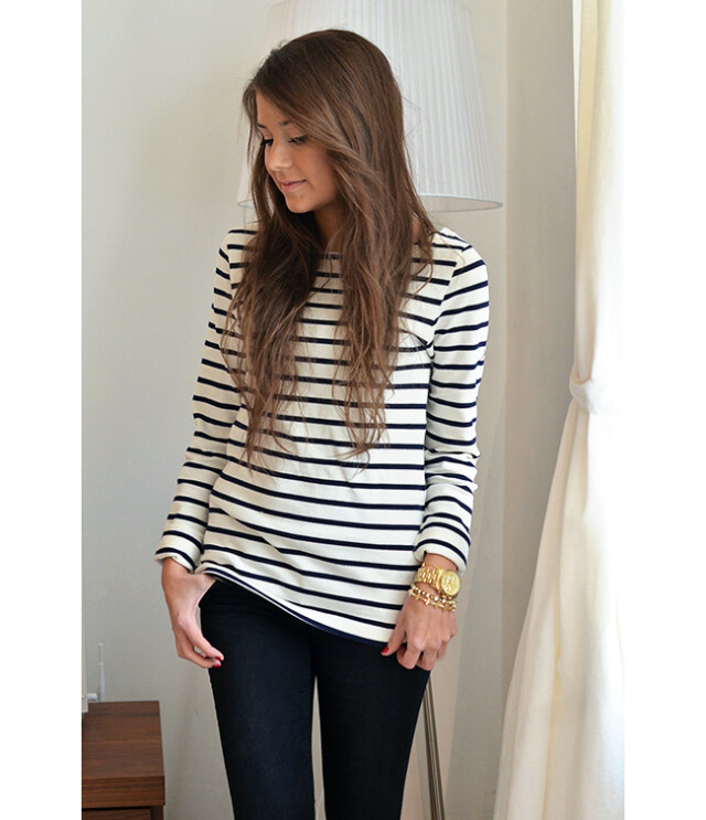 22 Dynamic Combinations of Black & White Stripes