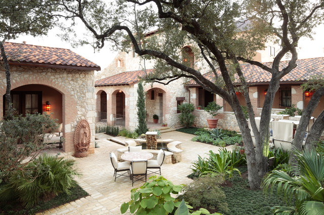 Amazing Courtyards: 19 Landscaping Design Ideas