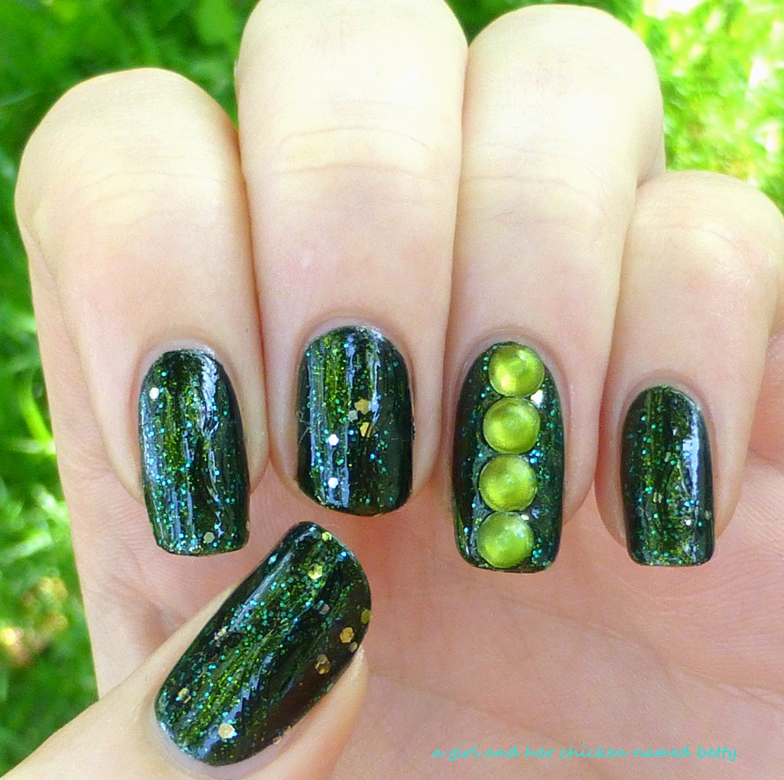 Blinking Nails for Summer- 15 Sparkly and Glitter Nail Art Ideas
