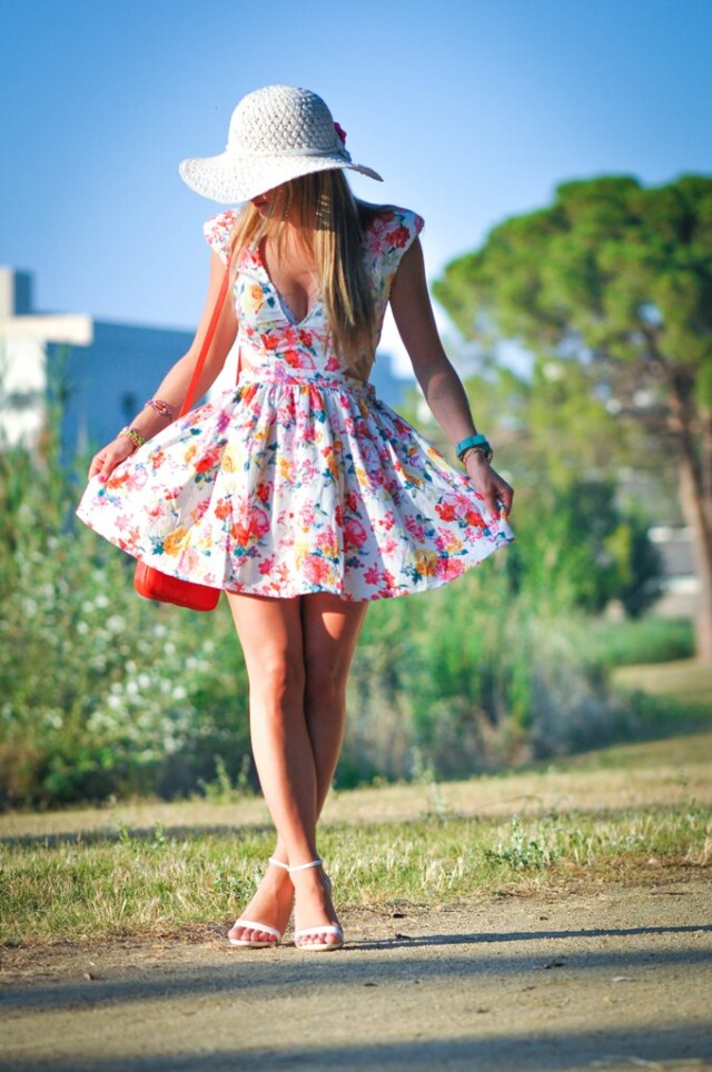 Lovely Floral Dresses for Cute Summer Look