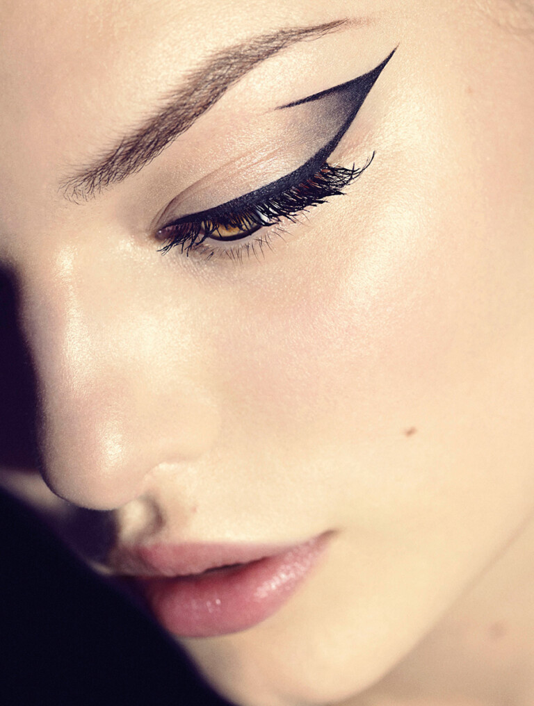 20 Simple And Modern Eyeliner Ideas For Girls