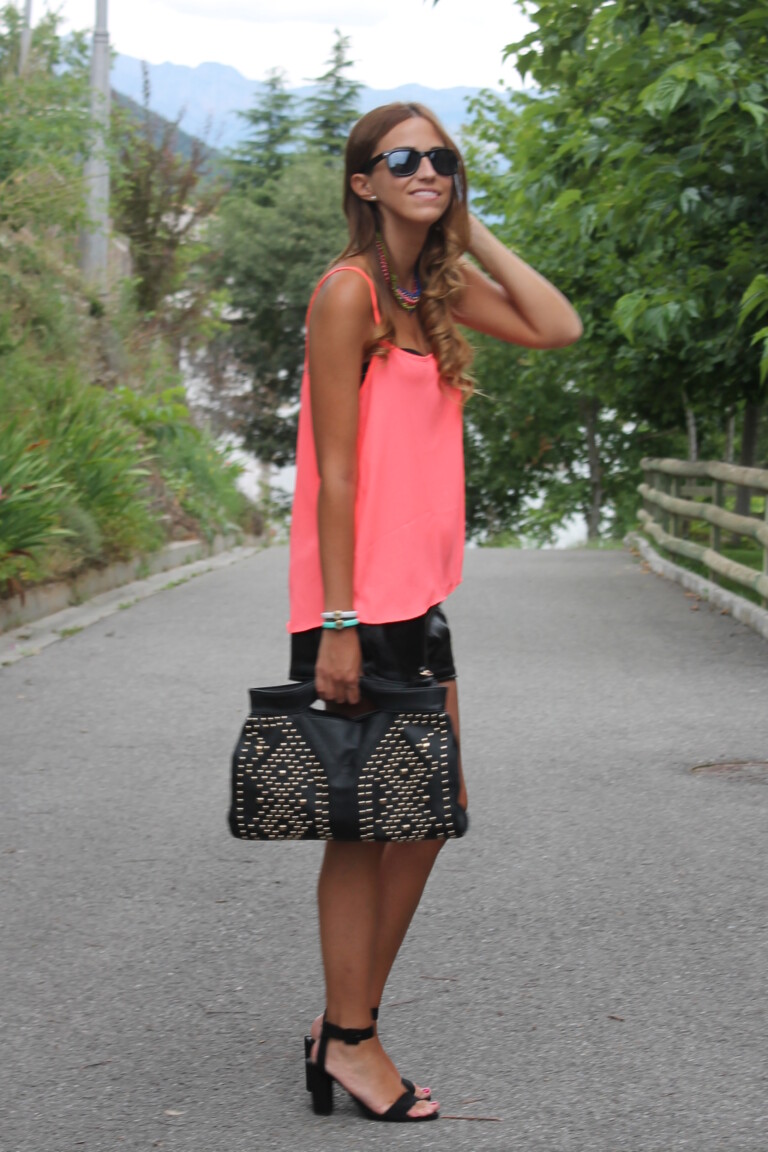 22 Examples For You To Have Neon Style