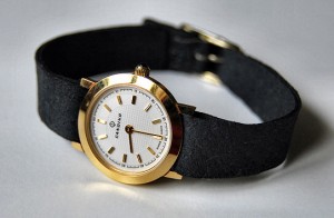 17 Delightful DIY Hand Watches That You Need to Try This Fall