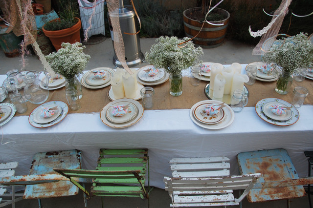 19 Lovely Outdoor Table Settings Ideas for Small Summer Party