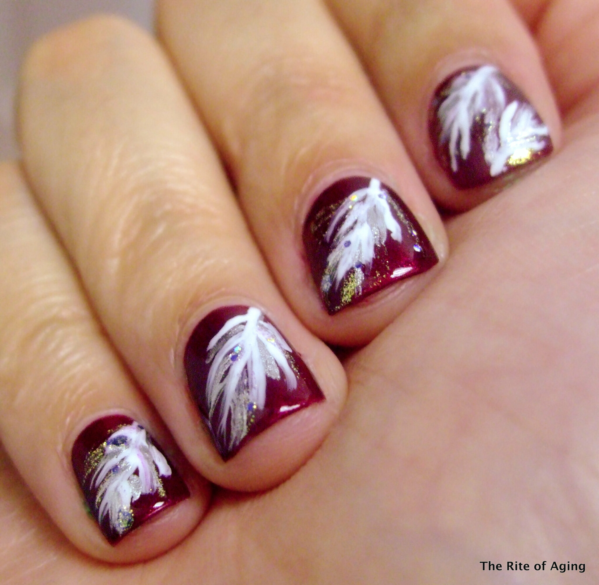 18 Super Cute and Simple Feather Nail Art Ideas