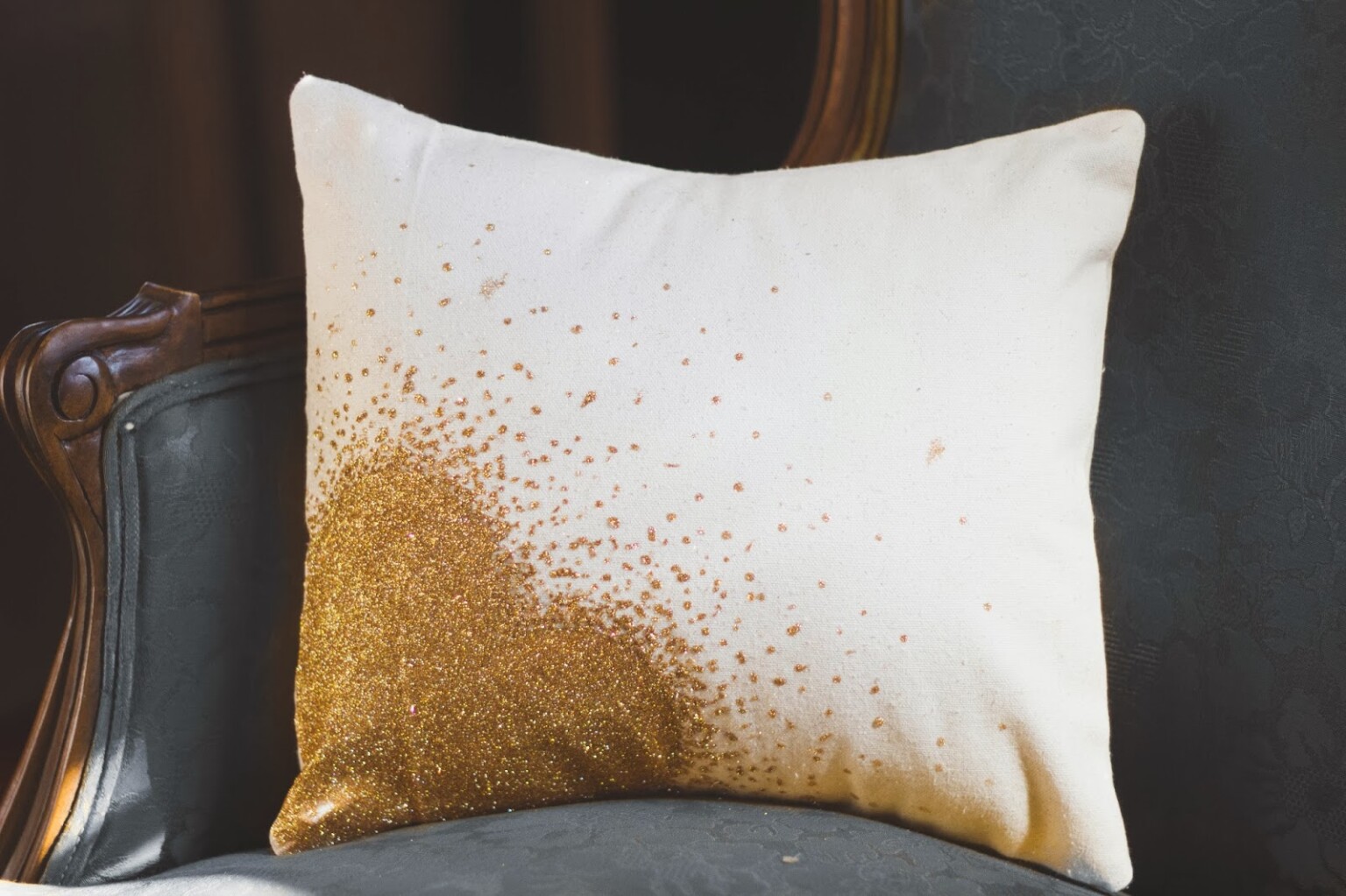 16 Fancy DIY Pillow Ideas – Creative and Easy