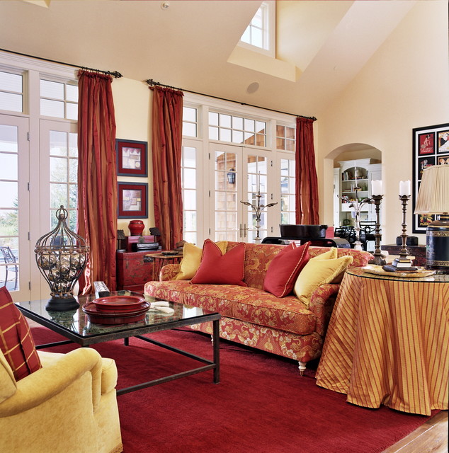 18 Extravagant Living Rooms with Golden Tone Details