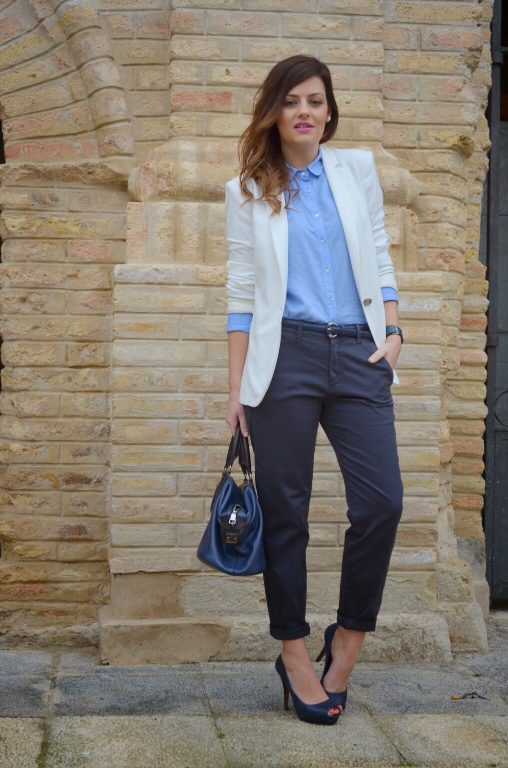 17 Chic and Classy Looks to Inspire Your Office Outfit