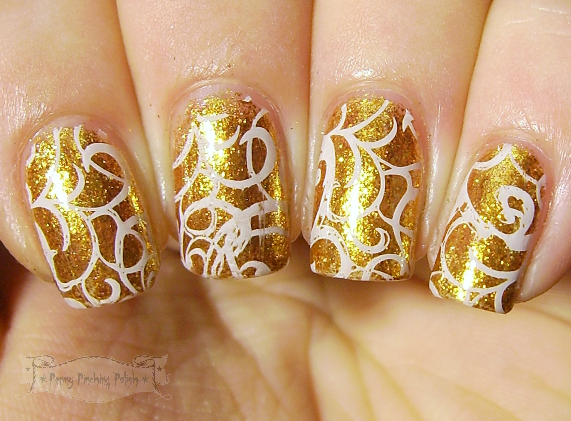 16 Gorgeous Golden Nail art Ideas