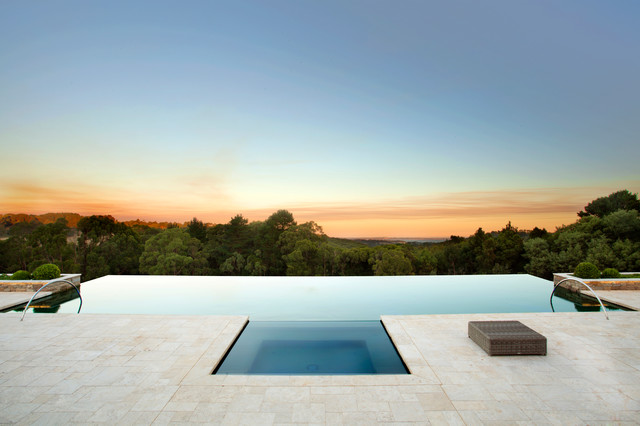 On the Edge: 21 Stunning Infinity Pool Designs